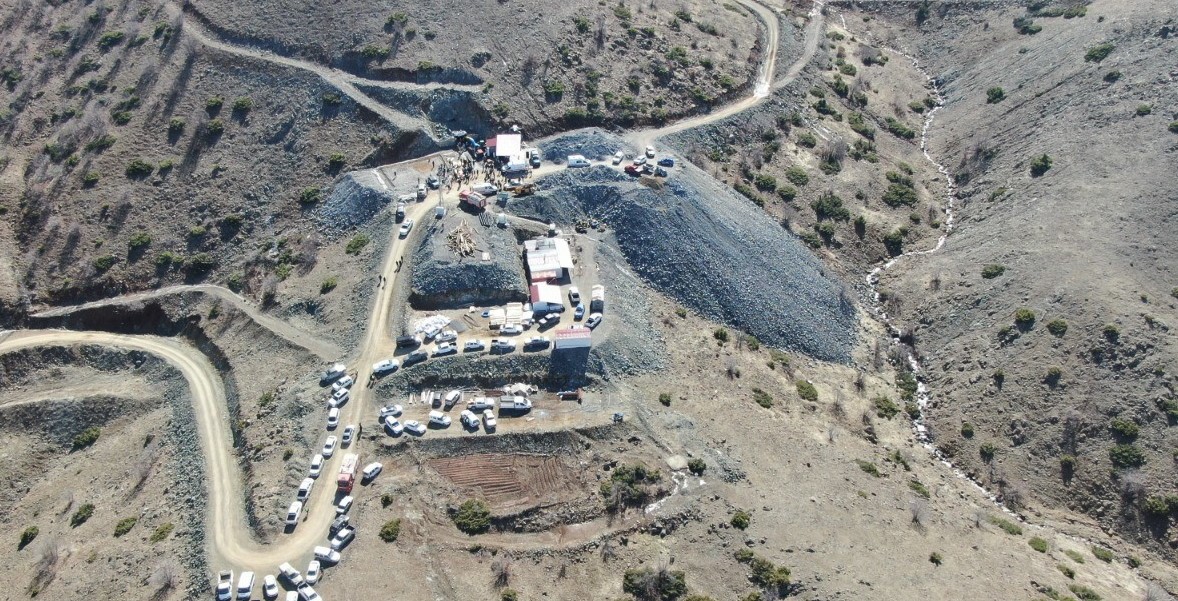 GÖÇÜĞÜN YAŞANDIĞI BİLFER MADENCİLİK’E AİT ALAN DRON İLE GÖRÜNTÜLENDİ ...